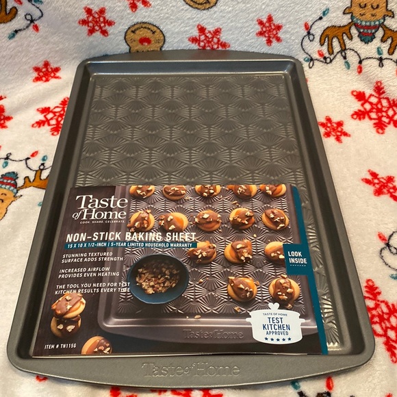 Taste Of Home | Kitchen | New Taste Of Home Non Sticking Baking Sheet ...